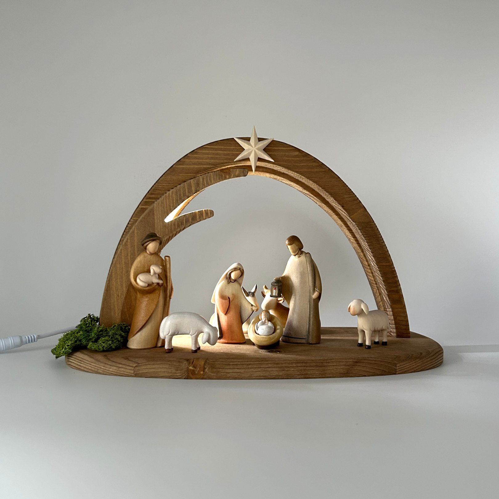 Nativity set with modern stable (8 figures) - Leonardo nativity colored