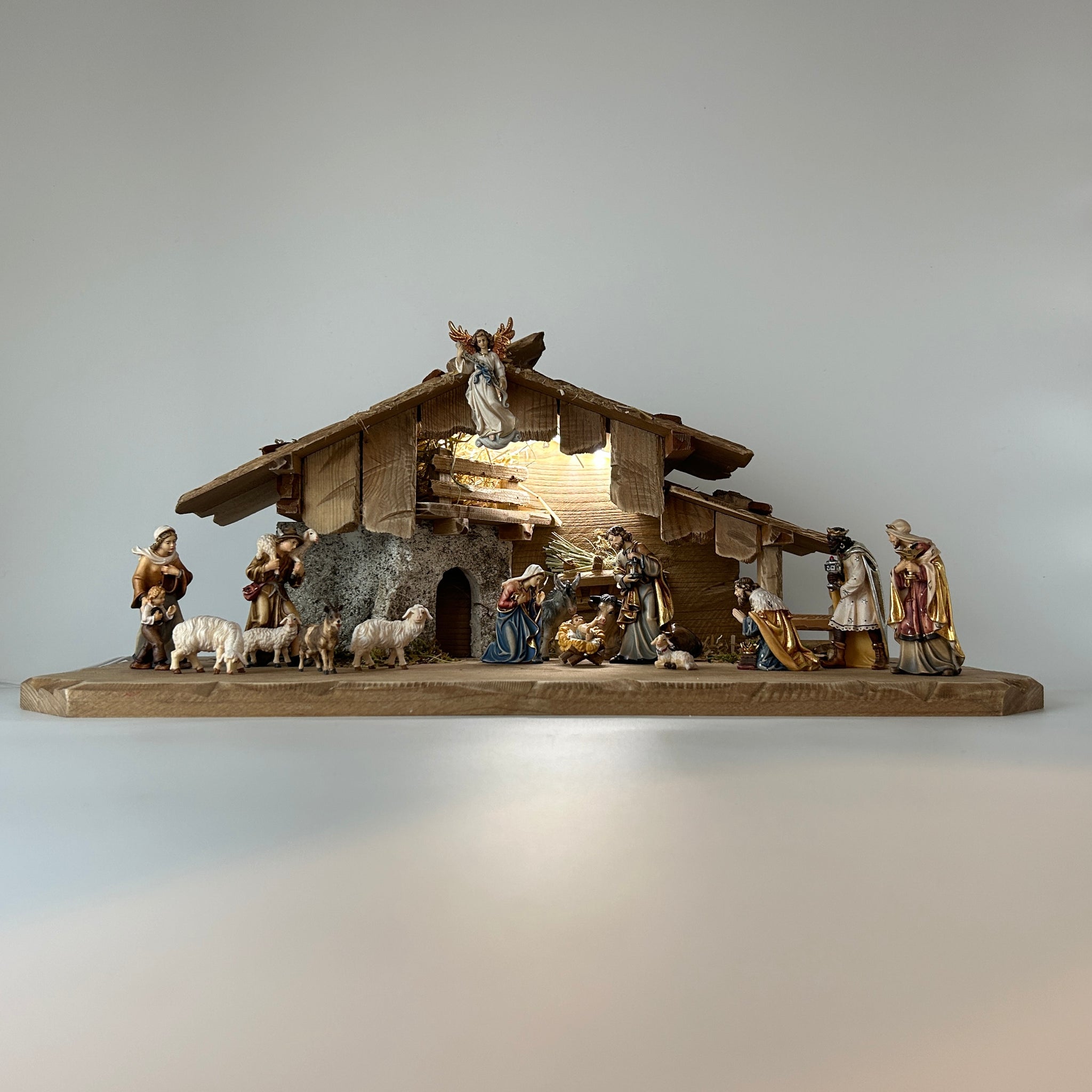 Nativity figures set with stable tradition (15 figures) - Kostner ...