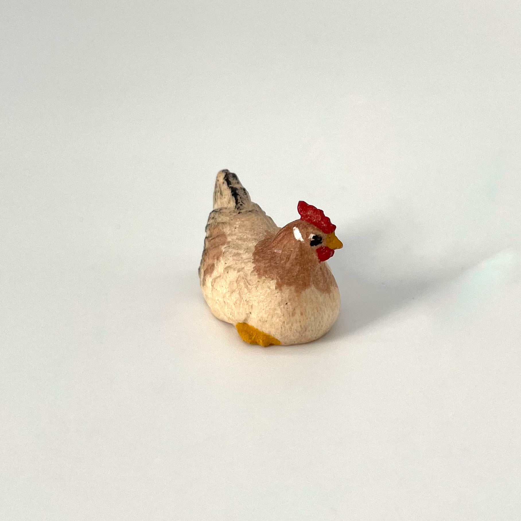 Sitting hen - Kostner nativity I Akantus