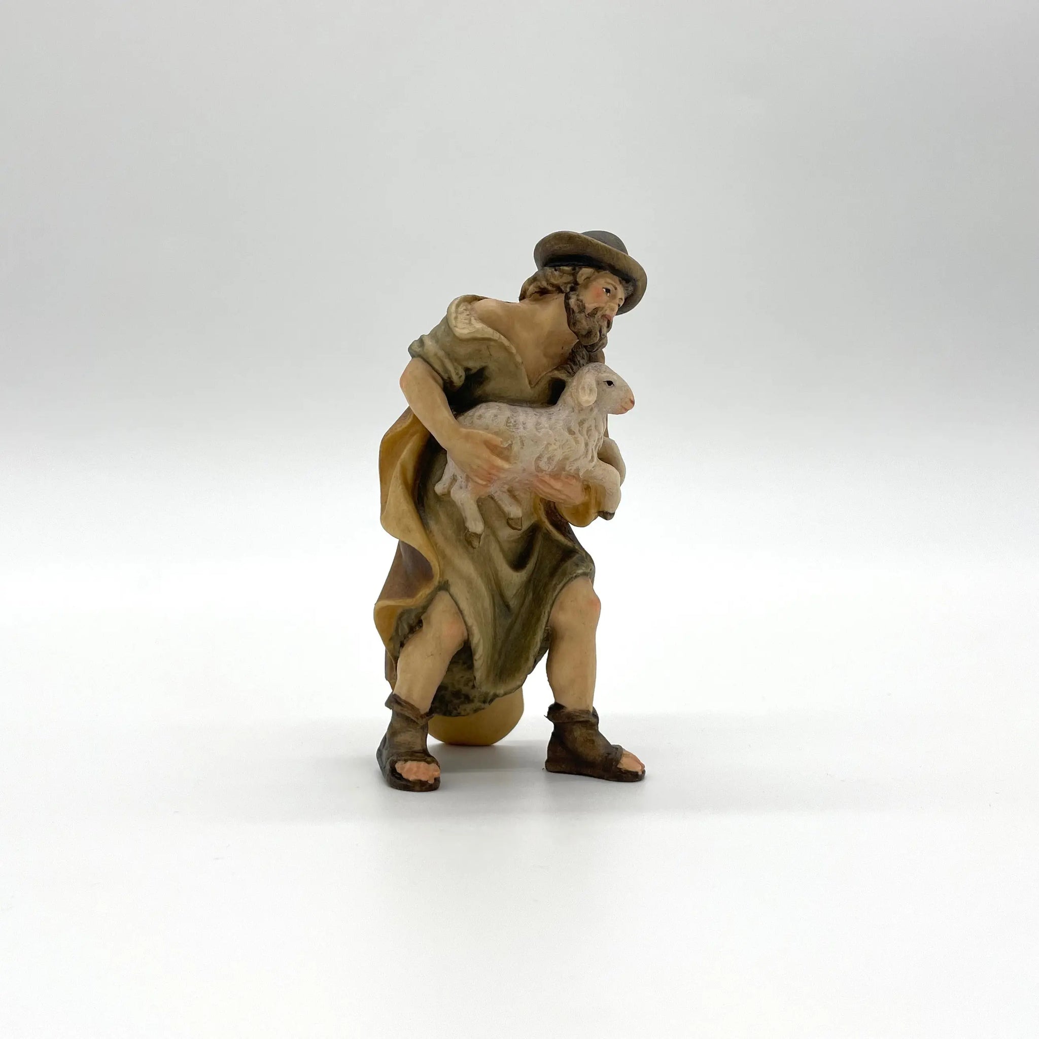 Shepherd standing with sheep - Tyrolese nativity I Akantus